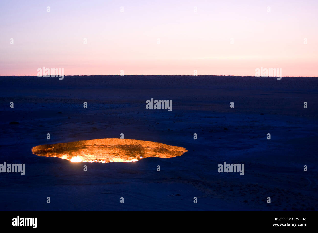 Darvaza gas crater people hi-res stock photography and images - Alamy
