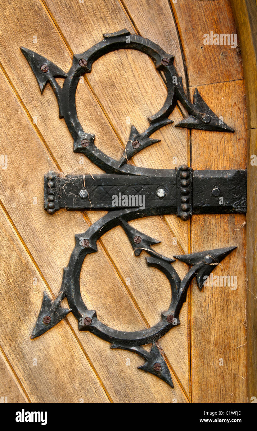 Ornate hinge church door hi-res stock photography and images - Alamy