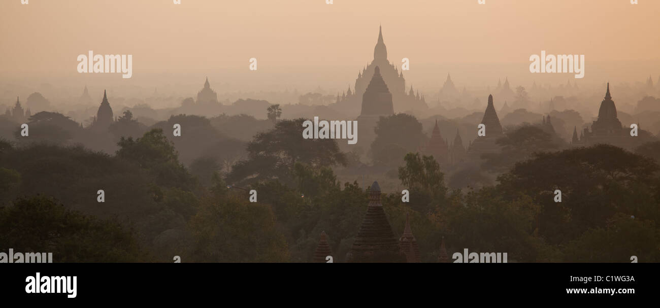 Valley of thousands Buddhist pagodas in Bagan, Burma Stock Photo - Alamy