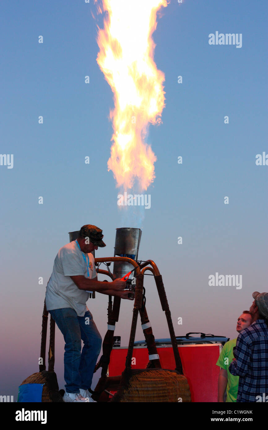 Ground crew members clear hi-res stock photography and images - Alamy