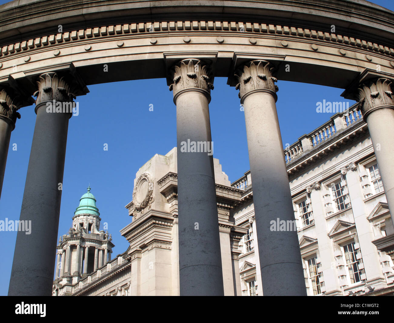 Belfast city hall donegal square hi-res stock photography and images ...