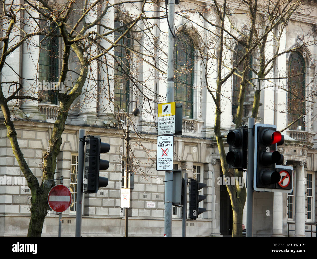 Belfast city hall donegal square hi-res stock photography and images ...