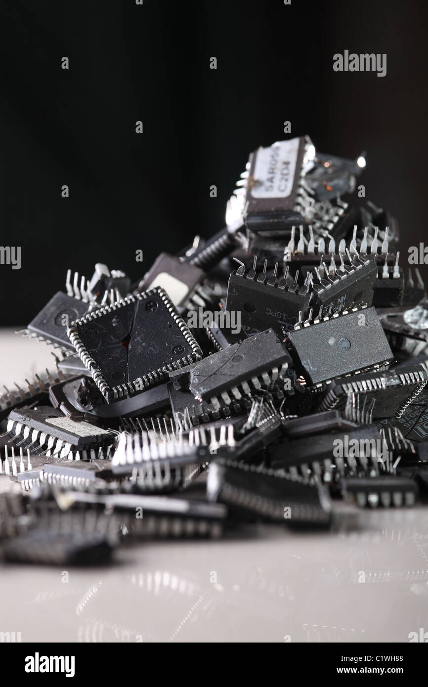 used and broken computer chips Stock Photo - Alamy