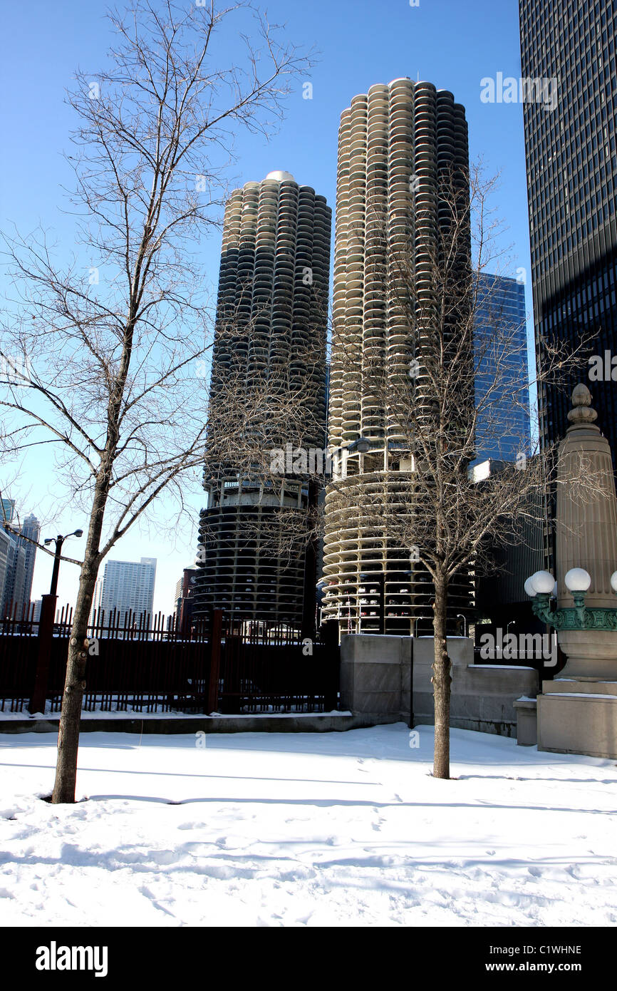 Urban view to the corn buildings in center of Chicago, Illinois Stock ...