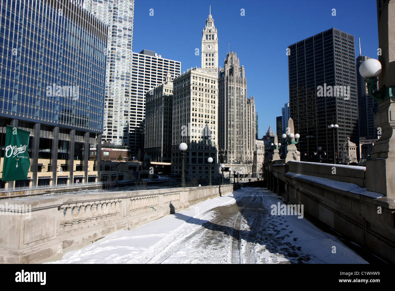 Urban view to the buildings in center of Chicago, Illinois Stock Photo ...