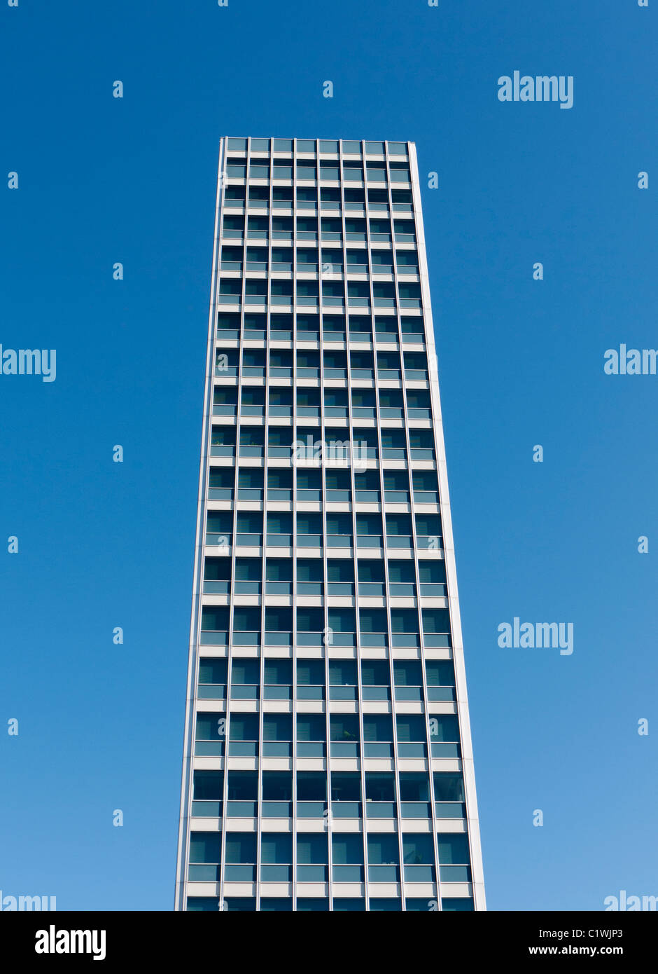 Tall building hi-res stock photography and images - Alamy