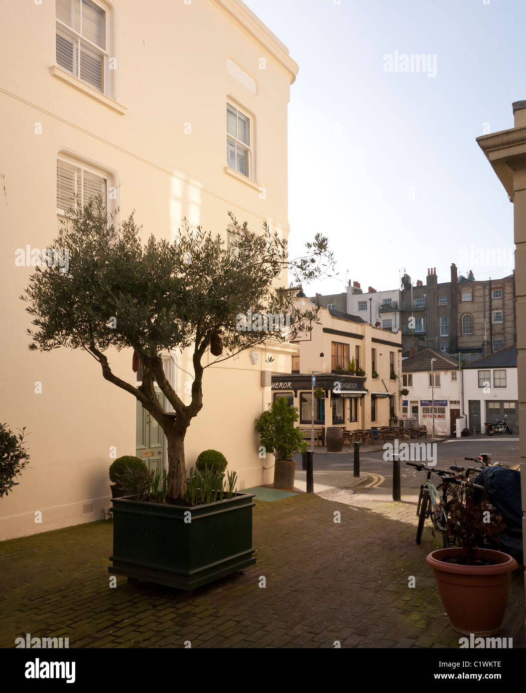 Brunswick pub hove hi-res stock photography and images - Alamy