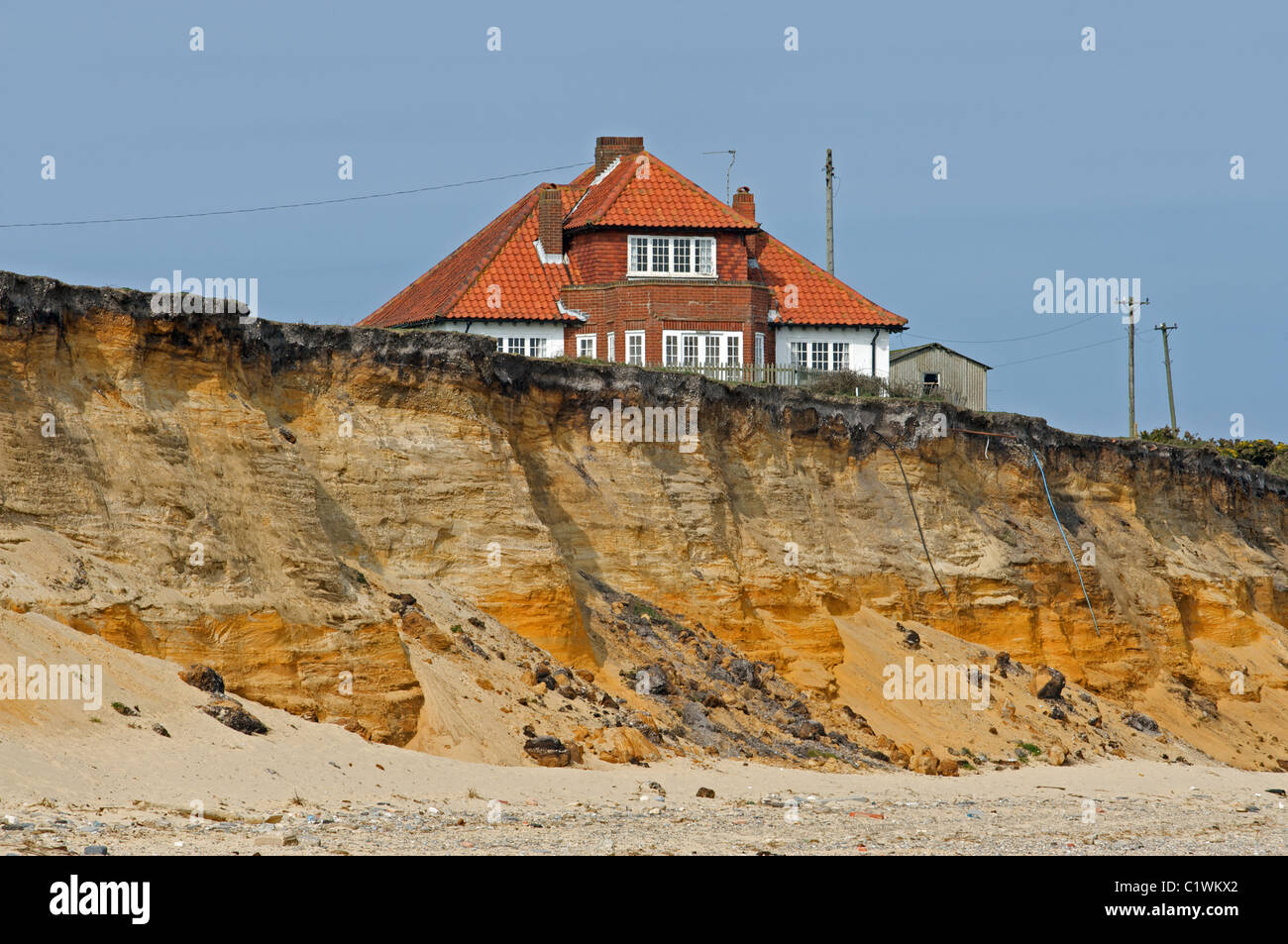 Coastal erosion house ocean hi-res stock photography and images - Alamy