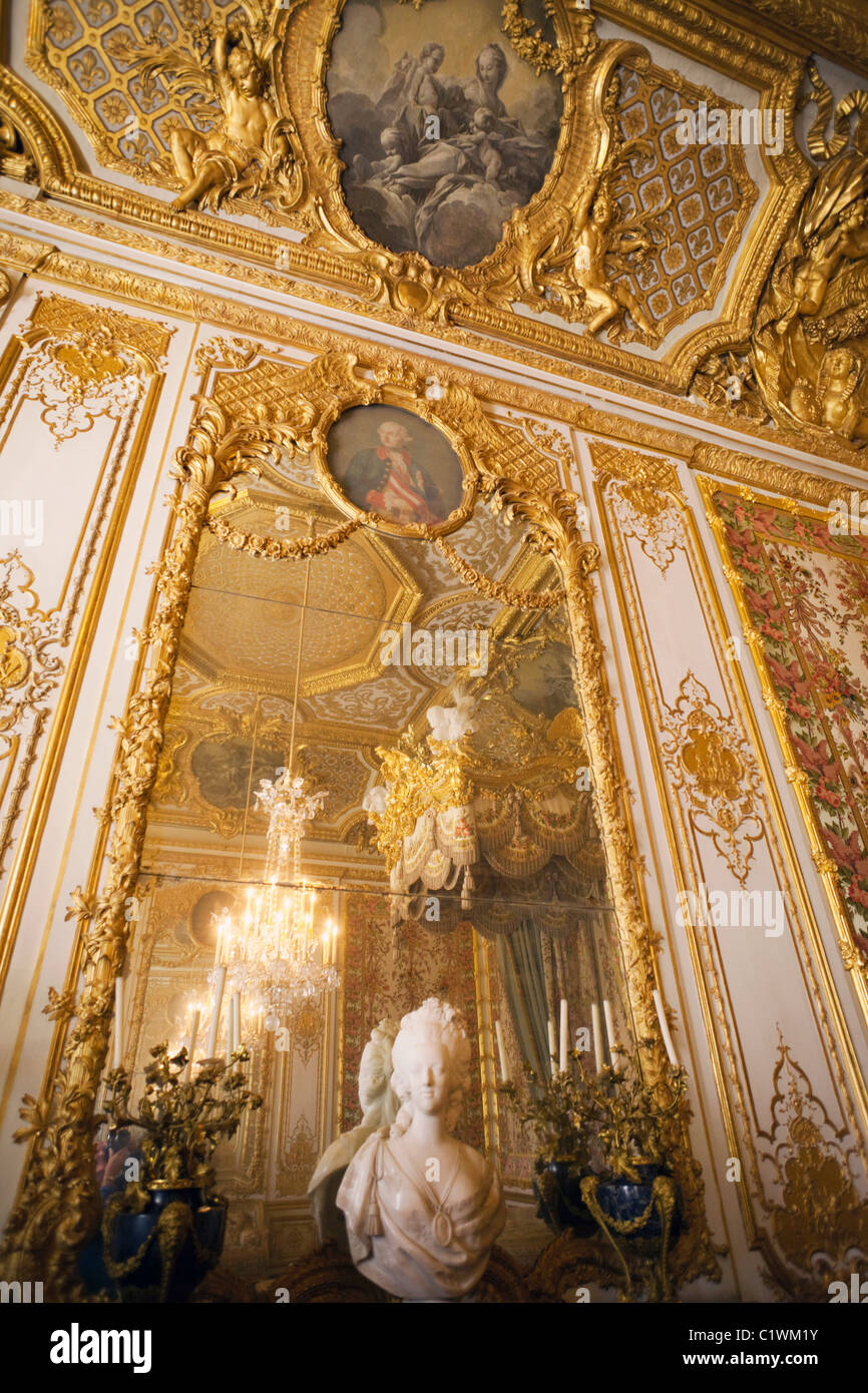 France,Paris,Versailles,Palace de Versailles,The Queen's Chamber Stock ...