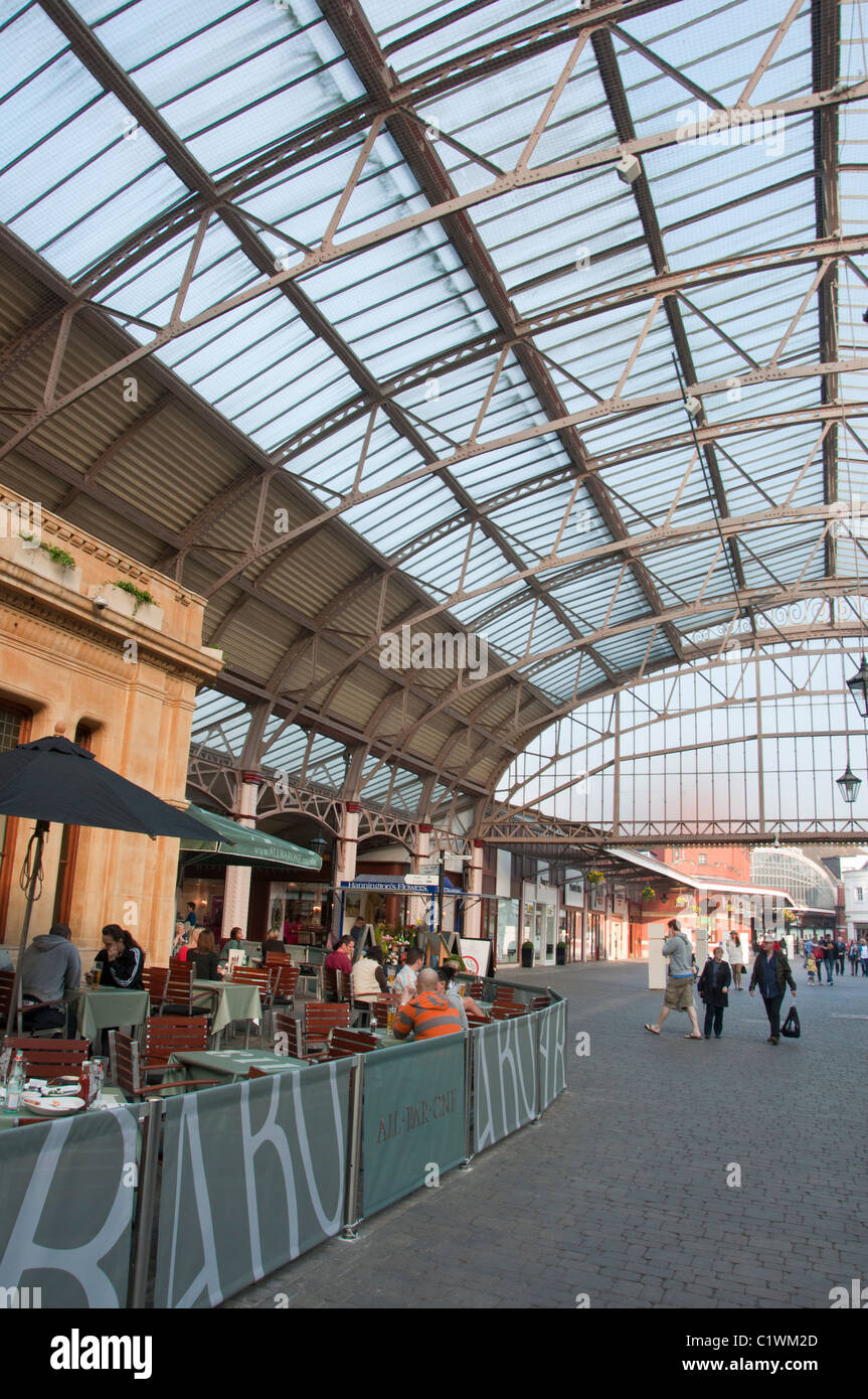 Windsor royal shopping hi-res stock photography and images - Alamy