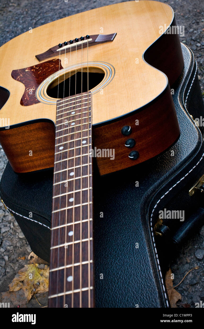 Guitar case detail hi-res stock photography and images - Alamy
