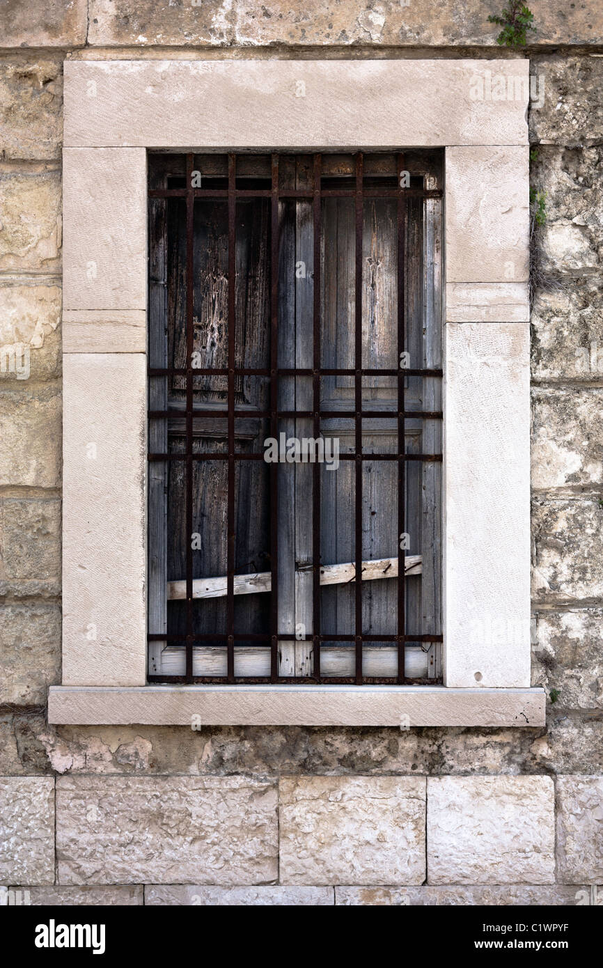 One ruined window hi-res stock photography and images - Alamy