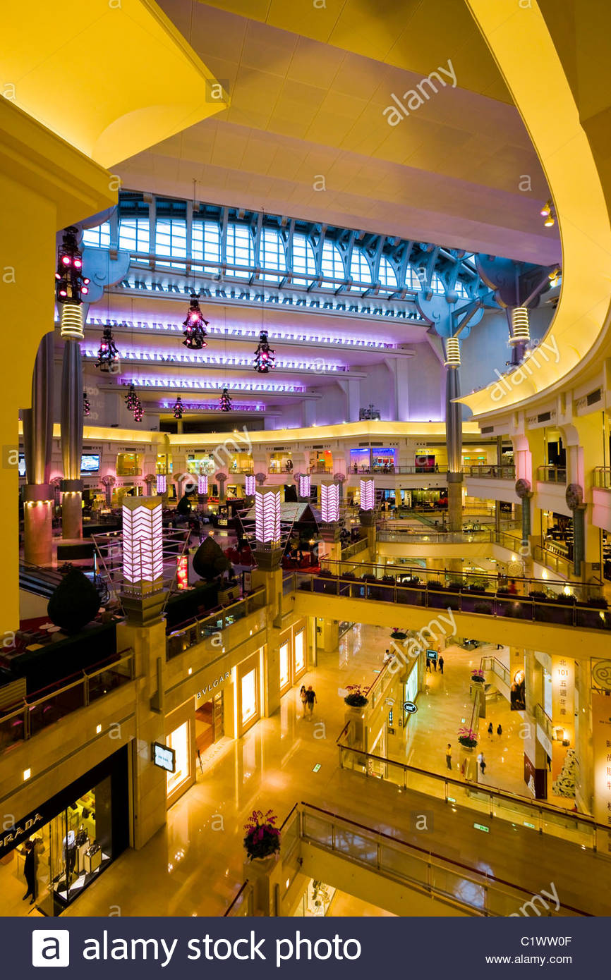 Taipei 101 Building Shopping Mall Stock Photos & Taipei 101 Building ...