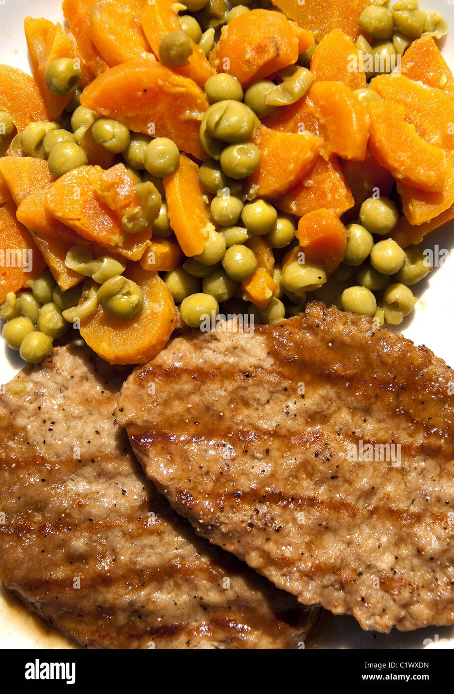 Barbeque Dinner Plate Stock Photo - Alamy