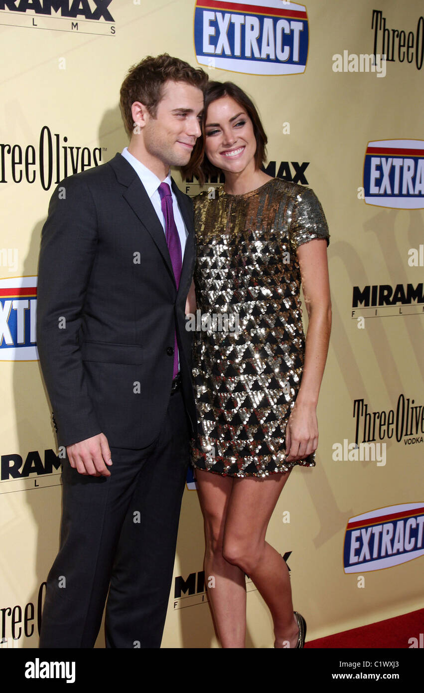 Dustin Milligan And Jessica Stroup 2022