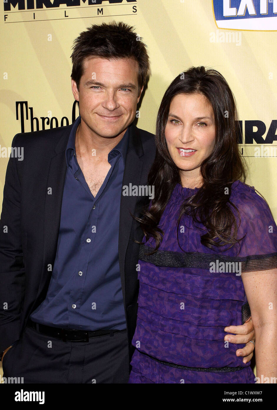 Jason Bateman and his wife Amanda Anka The premiere of 'Extract' held ...