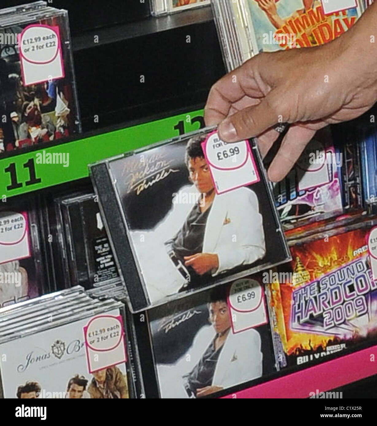 Peter Andre and his brother stop off at a service station in Gaydon, en ...