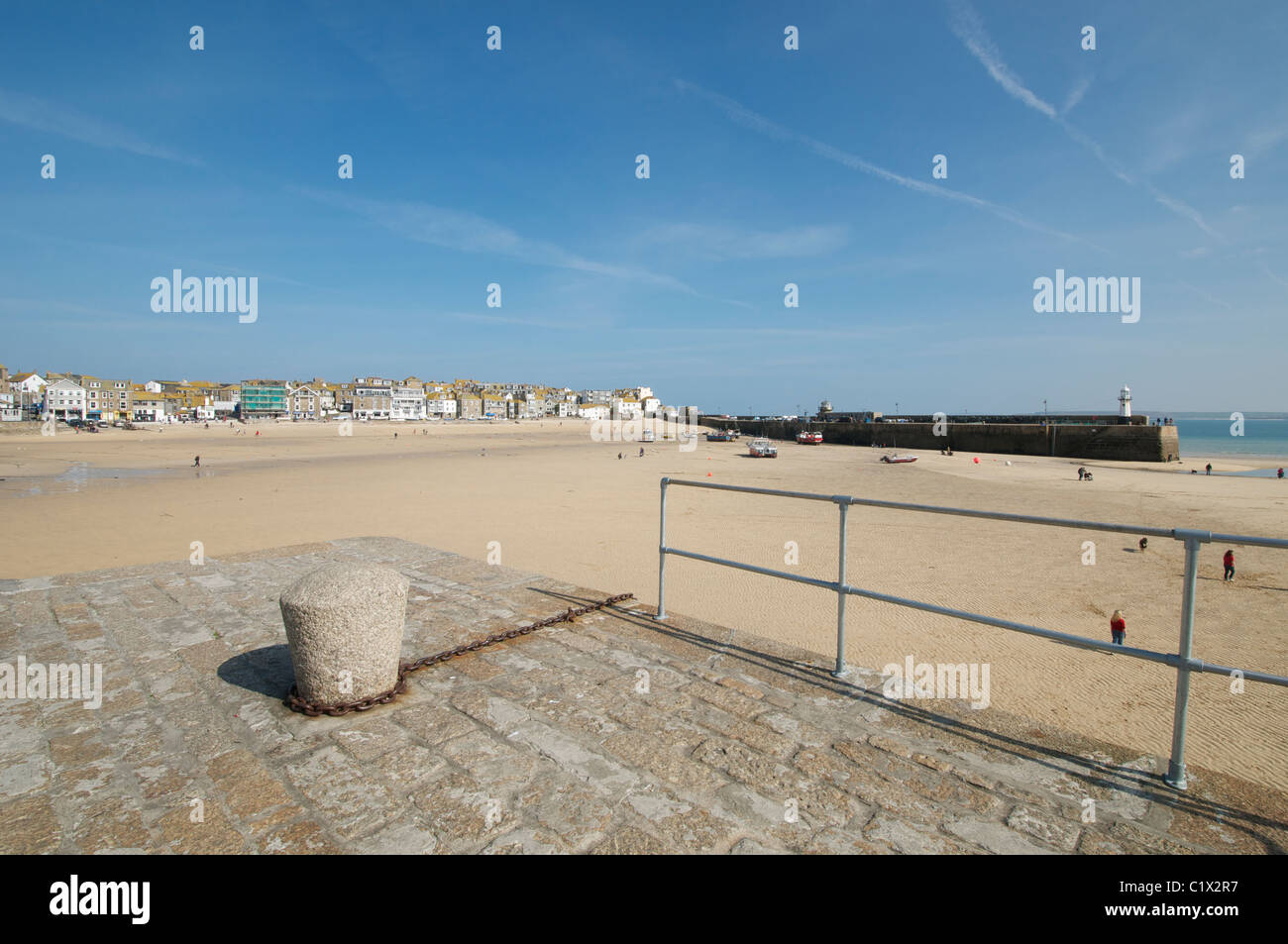 St Ives bay and breakwater in spring sunshine Stock Photo - Alamy