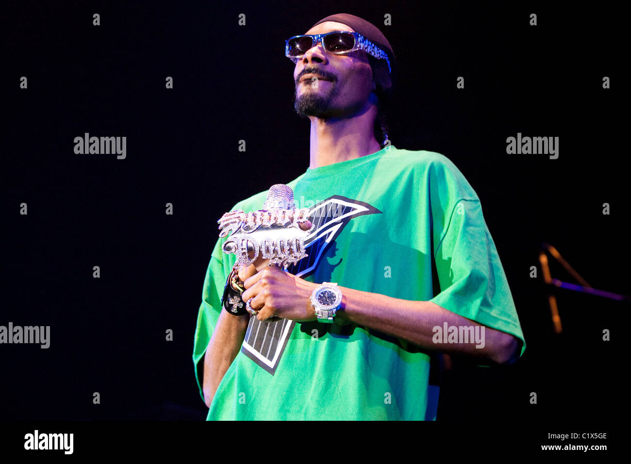 Snoop Dogg performing at the B1 Arena Moscow, Russia - 26.08.09 Stock ...