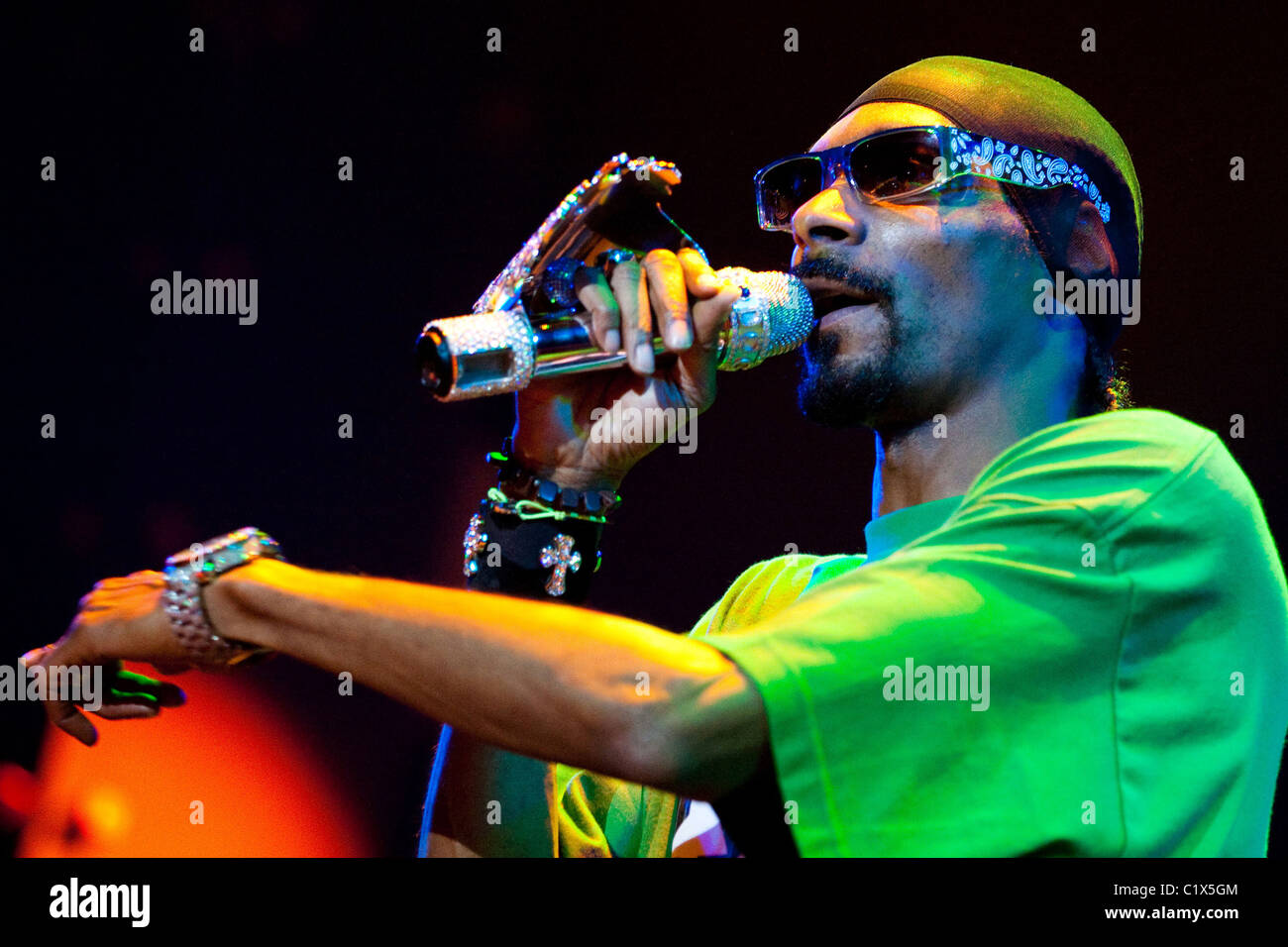 Snoop Dogg performing at the B1 Arena Moscow, Russia - 26.08.09 Stock ...