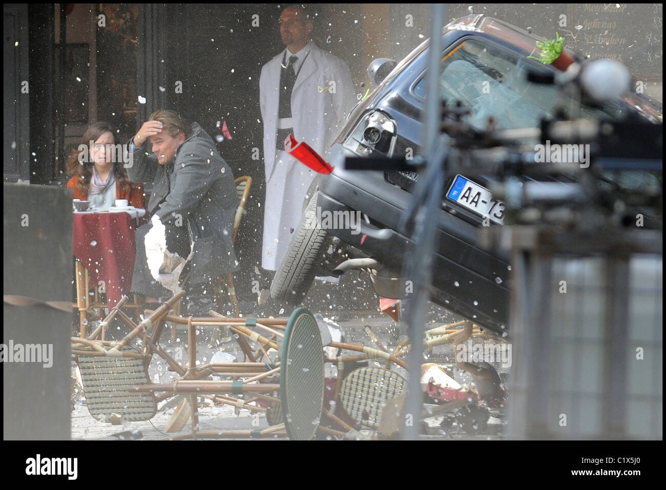Ellen Page and Leonardo Di Caprio film a dramatic scene for their new ...