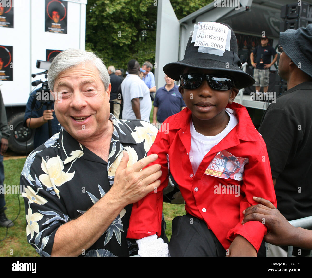 Marty Markowitz and Ikim Whitley Michael Jackson's 51st Birthday ...