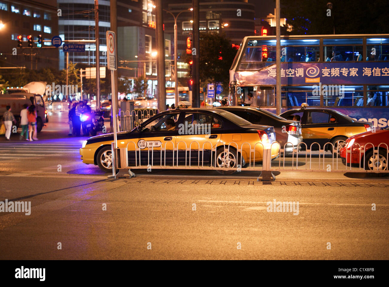 China taxi bus hi-res stock photography and images - Alamy