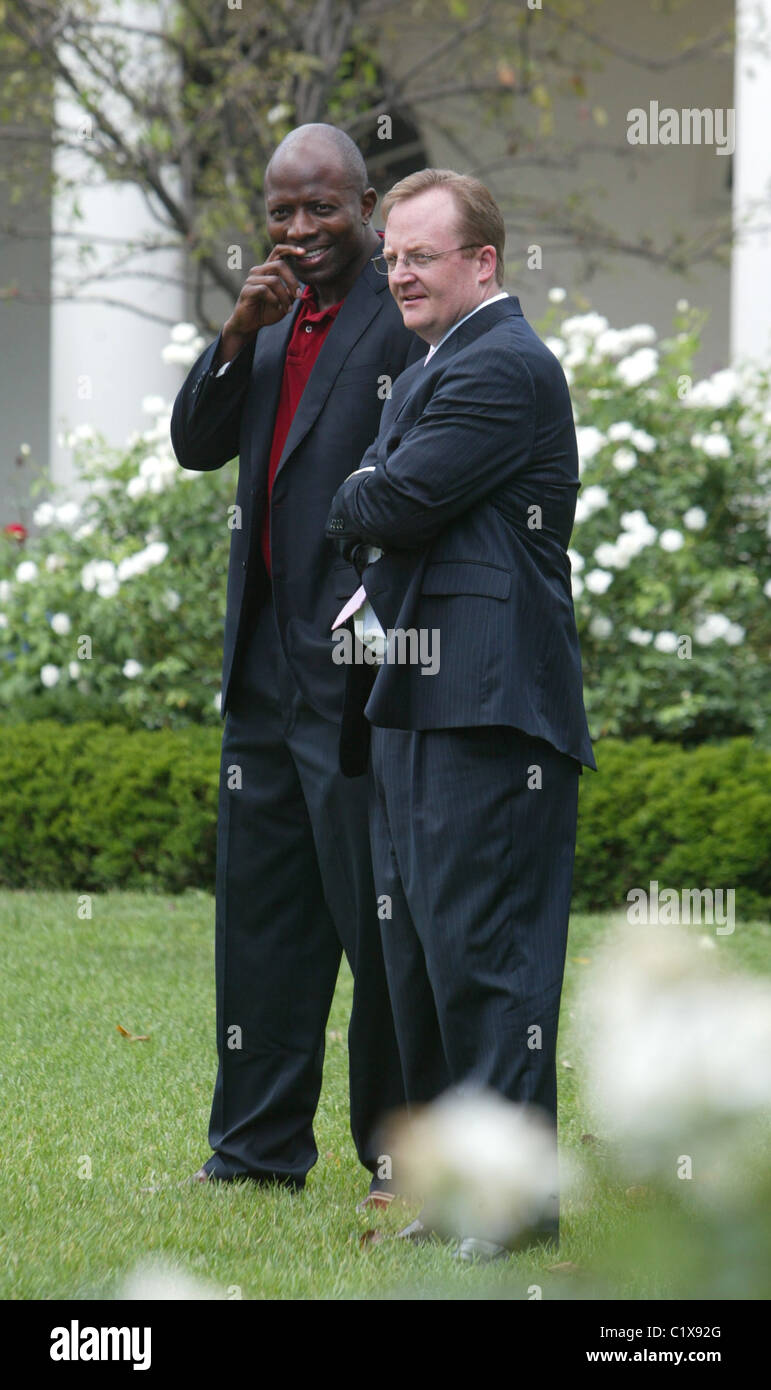 Presidential aide Reggie Love and spokesman Robert Gibbs President ...