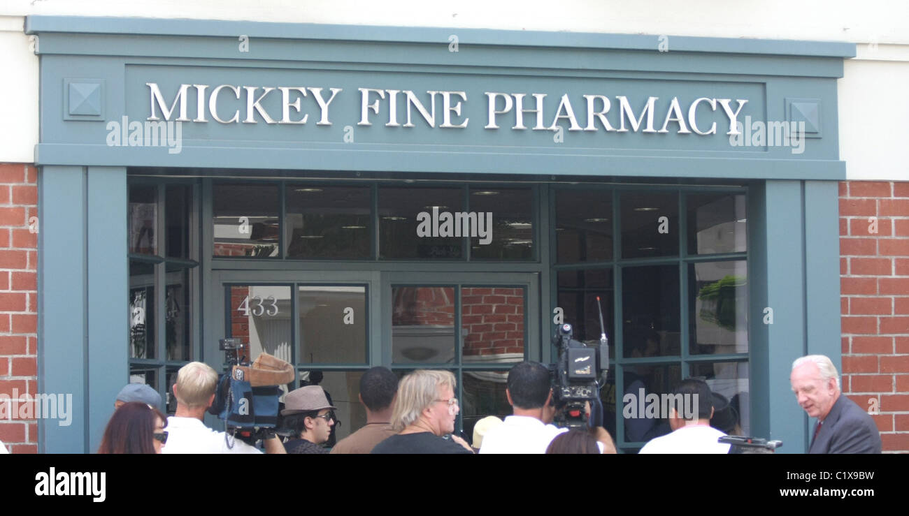 The DEA raid the Mickey Fine Pharmacy, reportedly searching for the ...