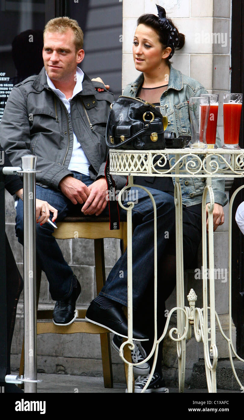 Natalie Cassidy and boyfriend Ben Porter stop at a bar for some drinks ...