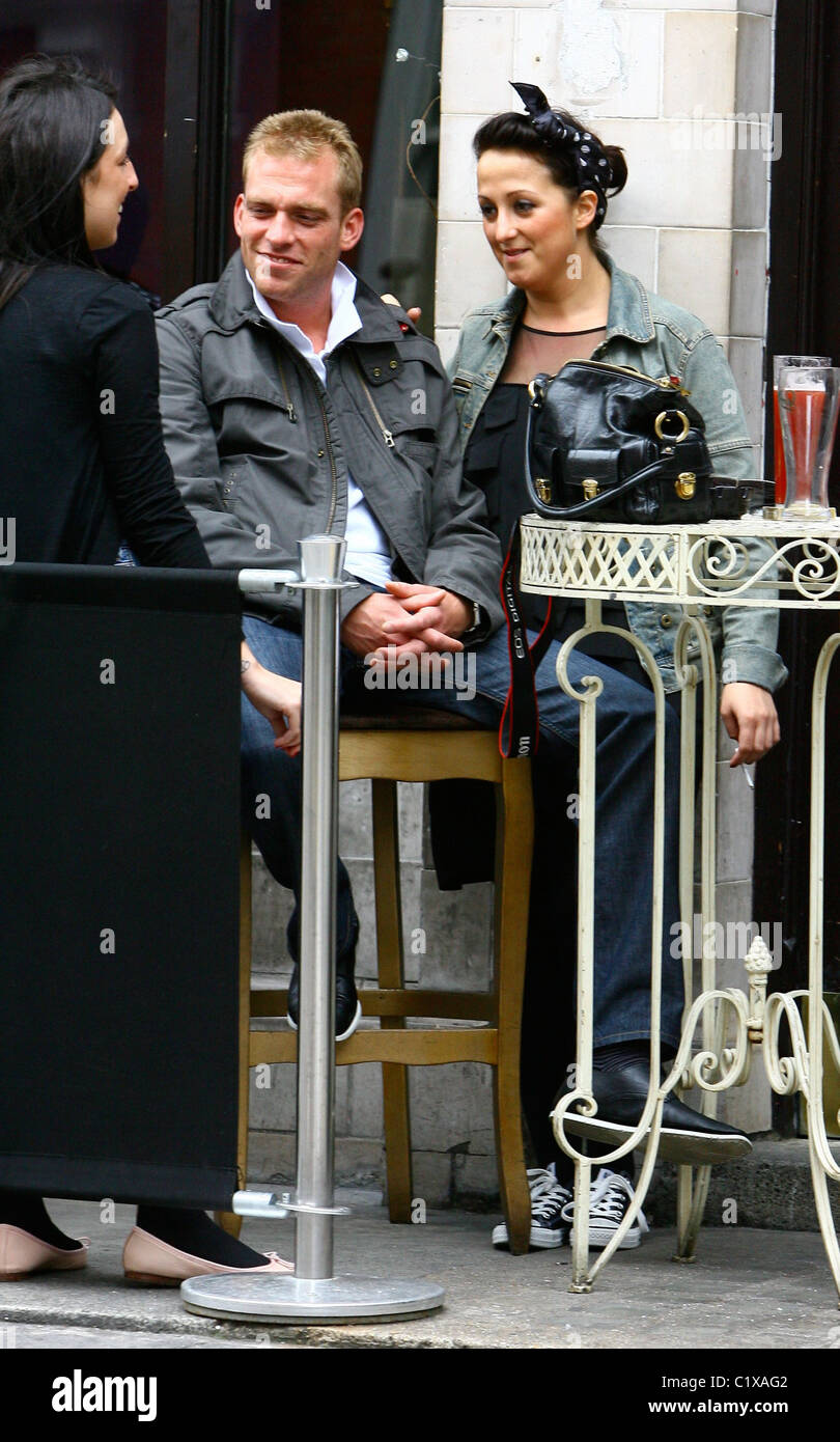 Natalie Cassidy and boyfriend Ben Porter stop at a bar for some drinks ...