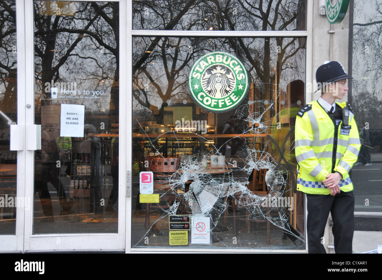 Starbucks protest hi-res stock photography and images - Alamy