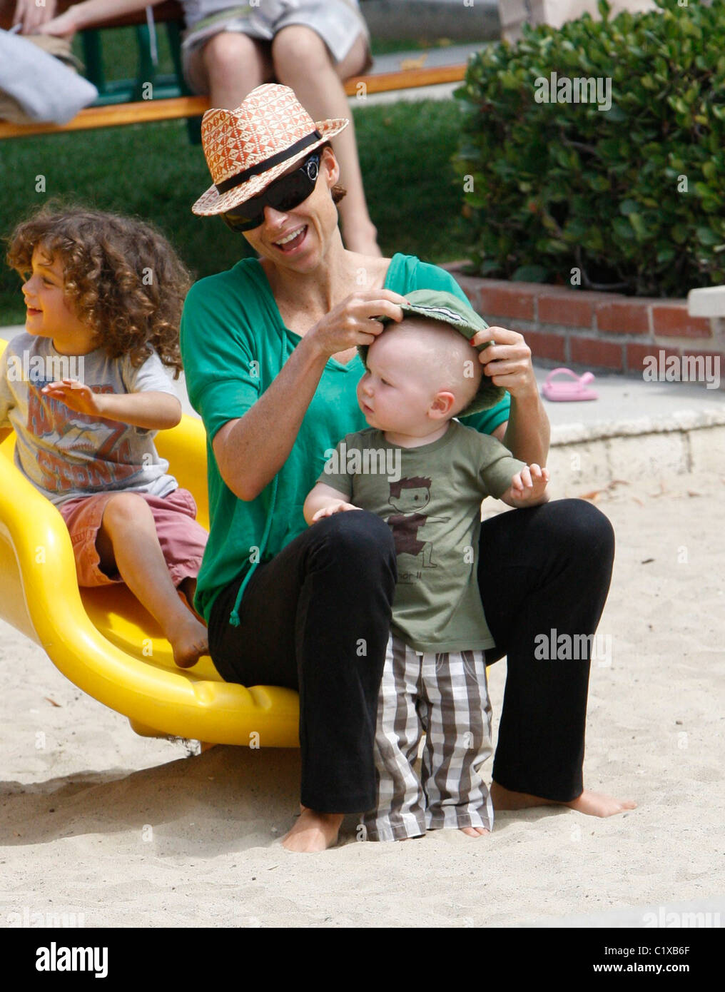 Minnie driver son henry hi-res stock photography and images - Alamy