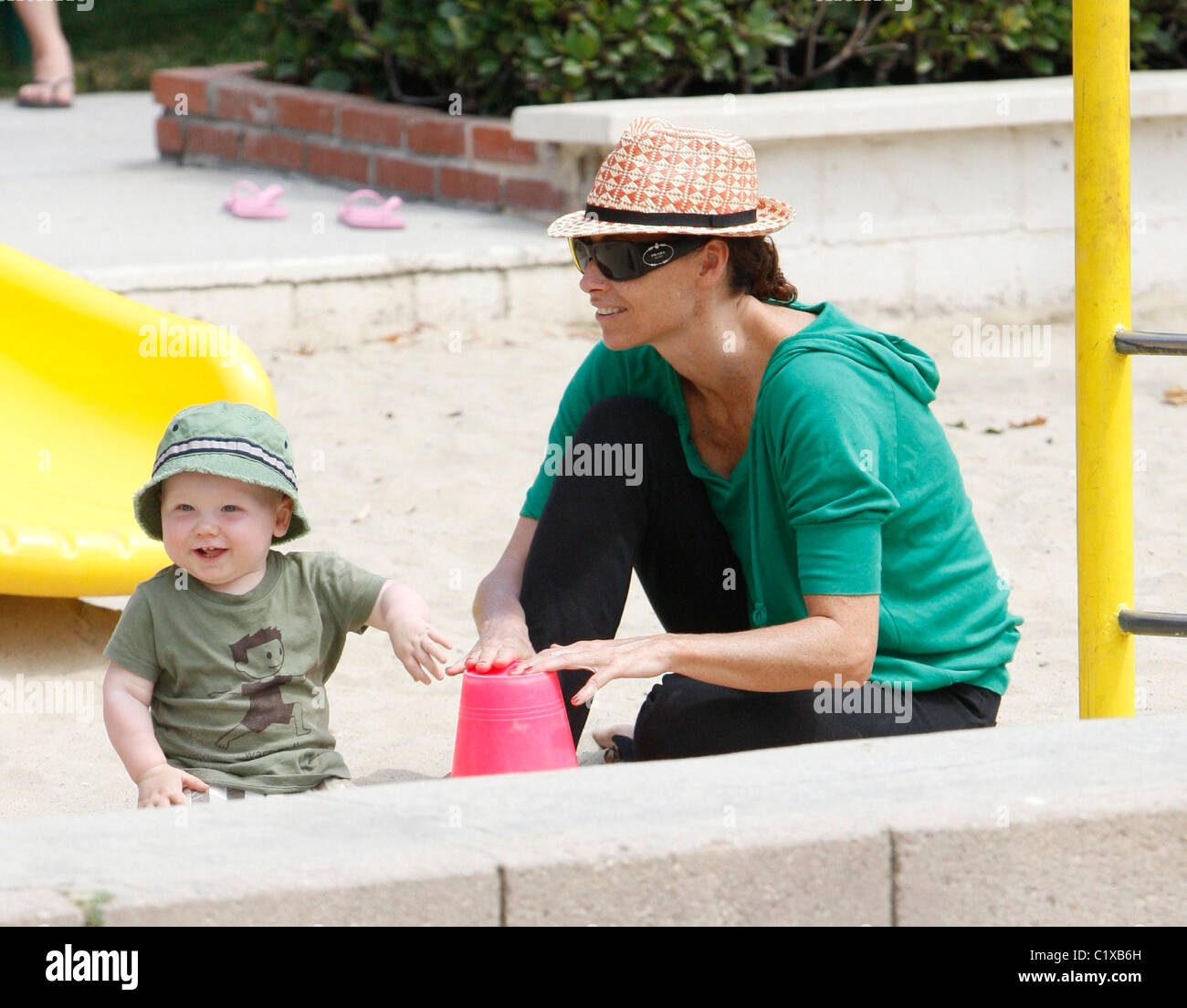 Minnie Driver spends her Saturday playing in the park with her son ...