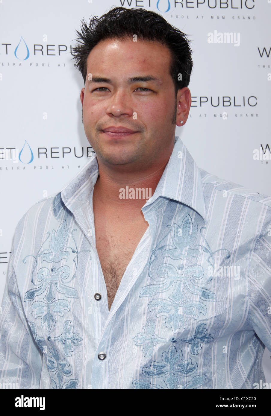 Jon Gosselin of Jon and Kate Plus Eight Continues Bachelor Lifestyle ...