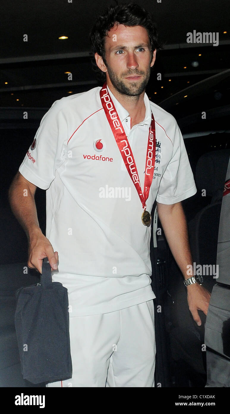 Cricketer Graham Onions leaves the Oval and arrives back at the Grange ...