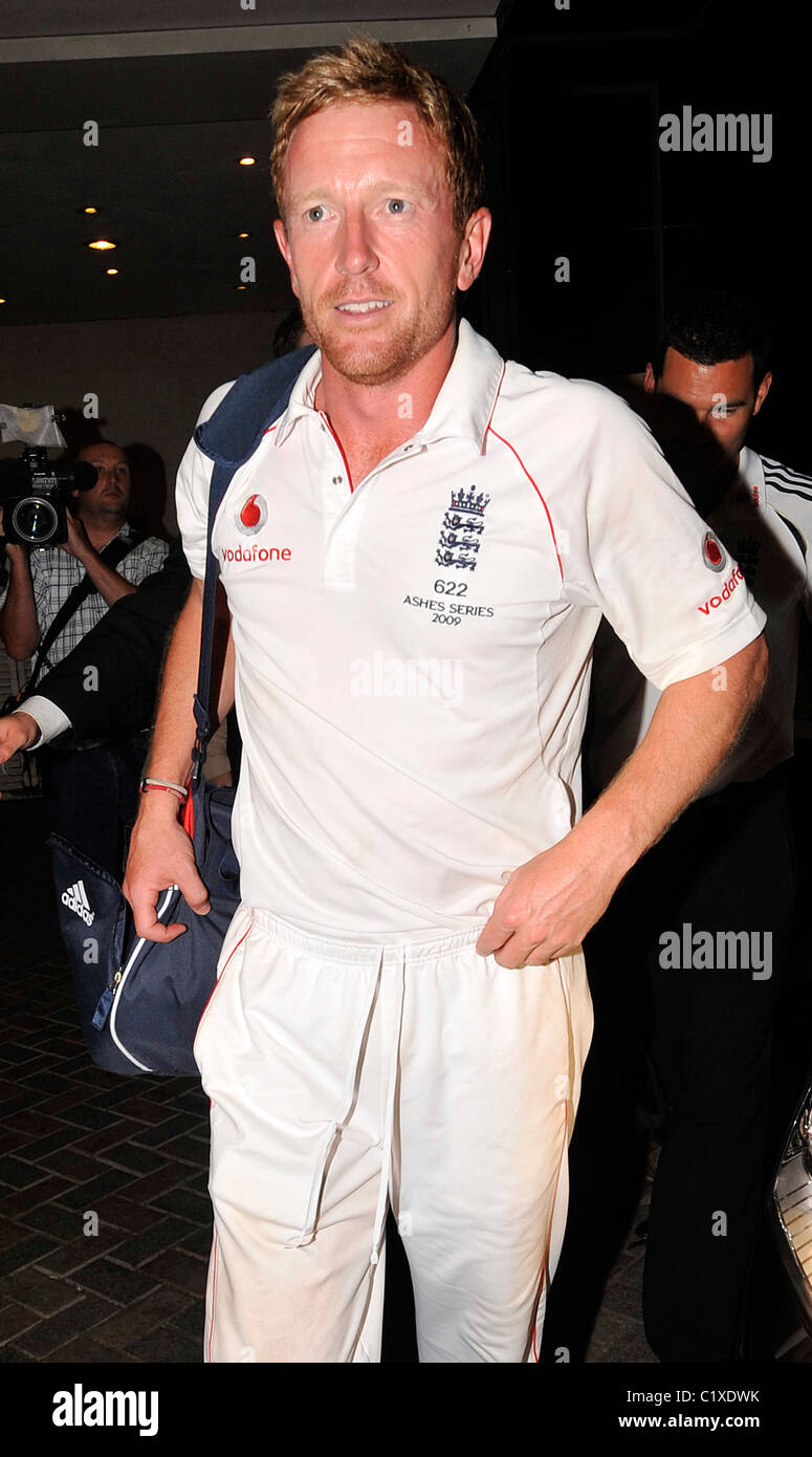 Paul Colinwood The England Cricket team celebrate their Ashes win over ...