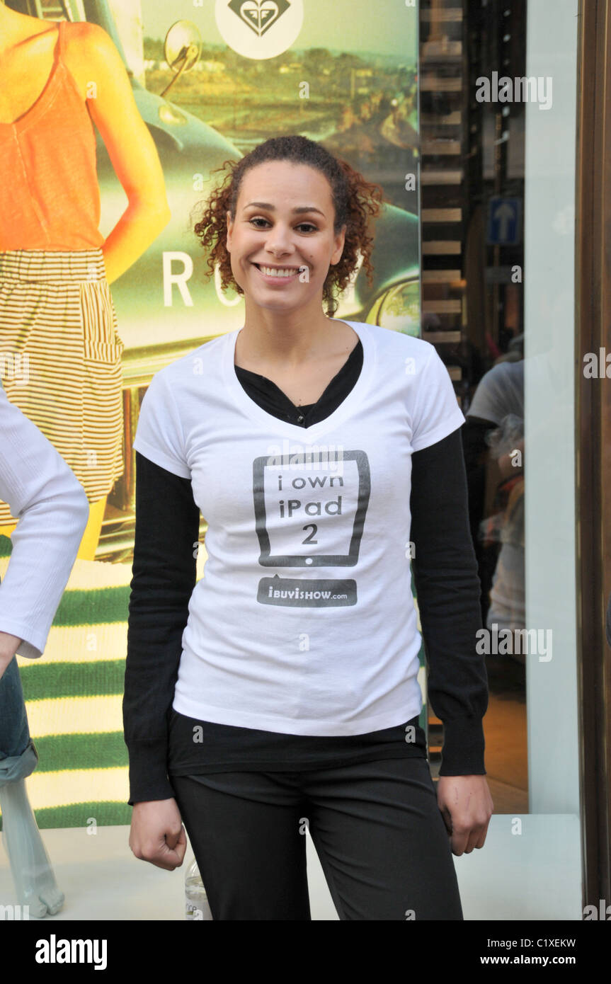 iPad 2 launch regent street Apple Store queue Apple Mac apps Stock ...