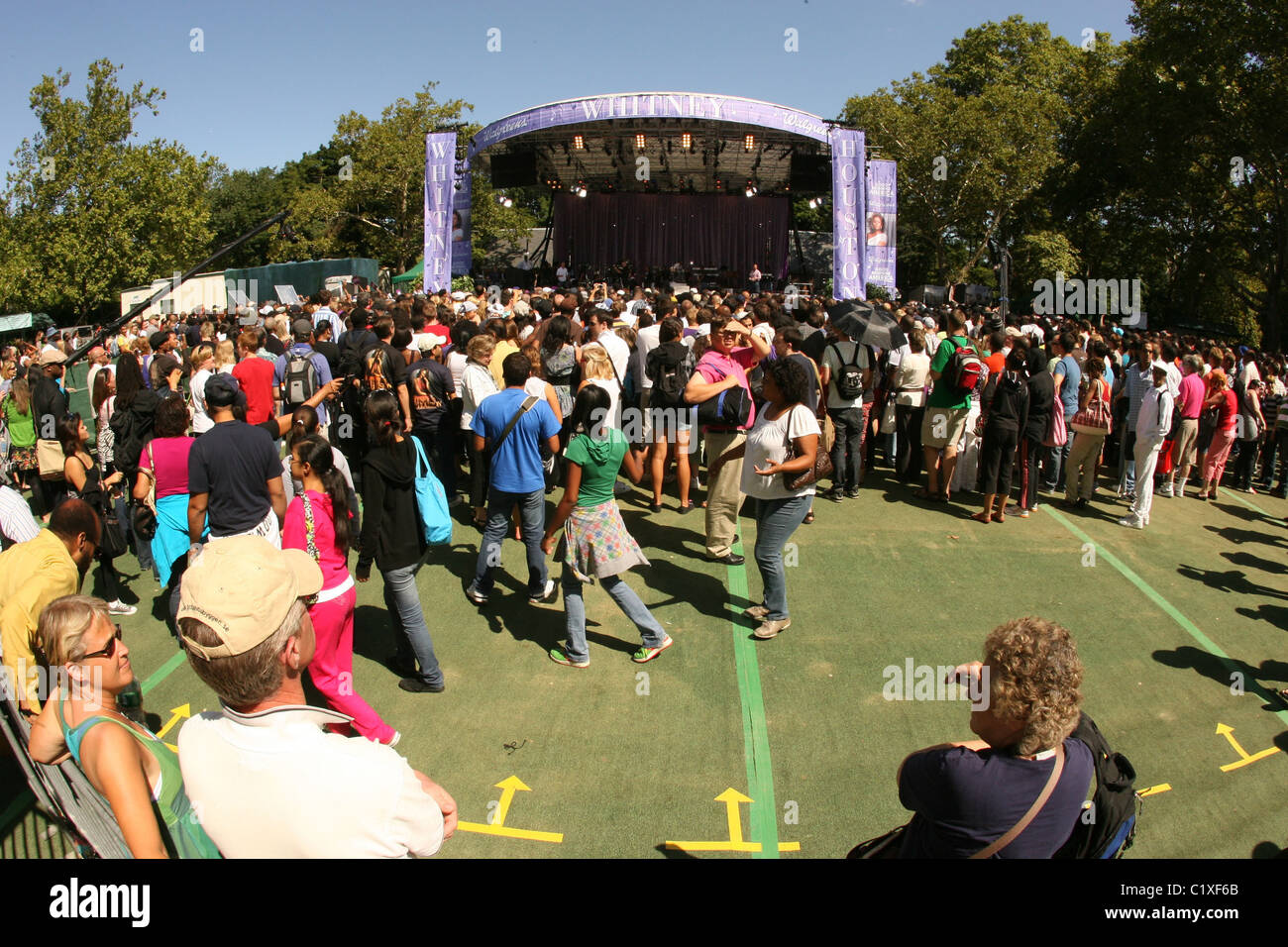 Crowds gather to watch Whitney Houston performing live on 'Good Morning ...