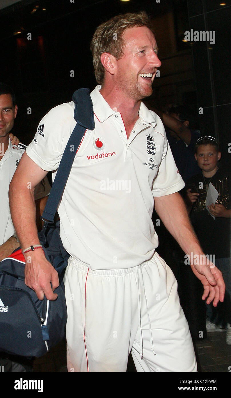 Paul Collingwood The England Cricket team celebrate their Ashes win ...