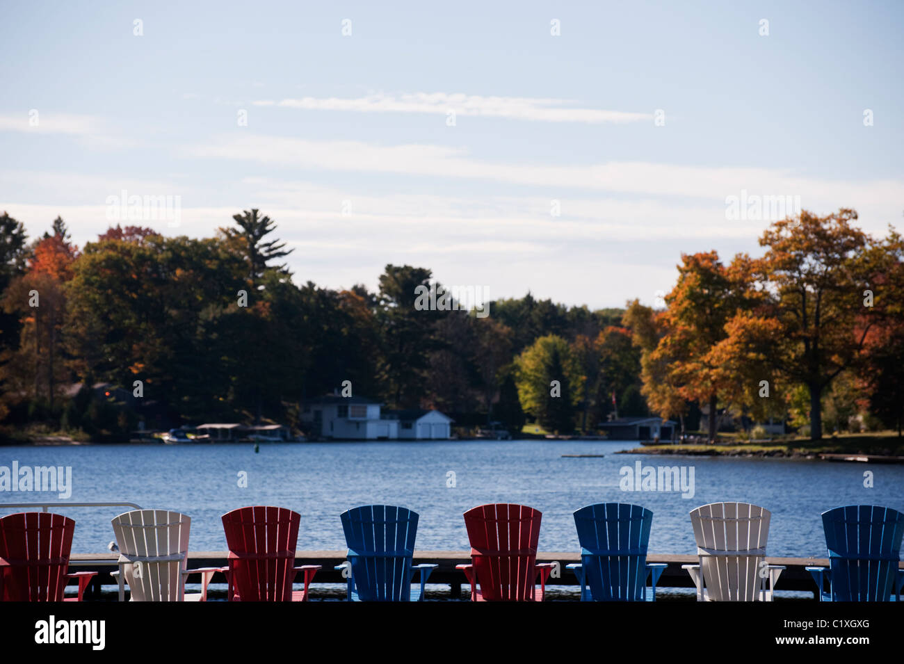 Muskoka chairs hi-res stock photography and images - Alamy