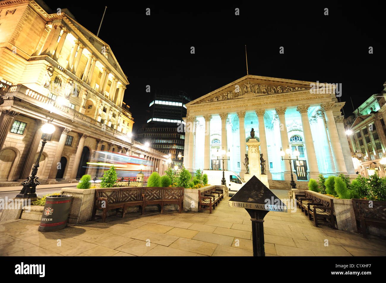 Bank of England at night Stock Photo - Alamy