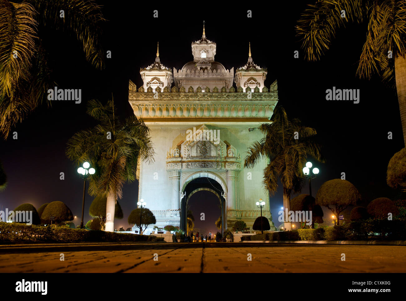 patuxai patuxay arch at night in vientiane, laos Stock Photo - Alamy
