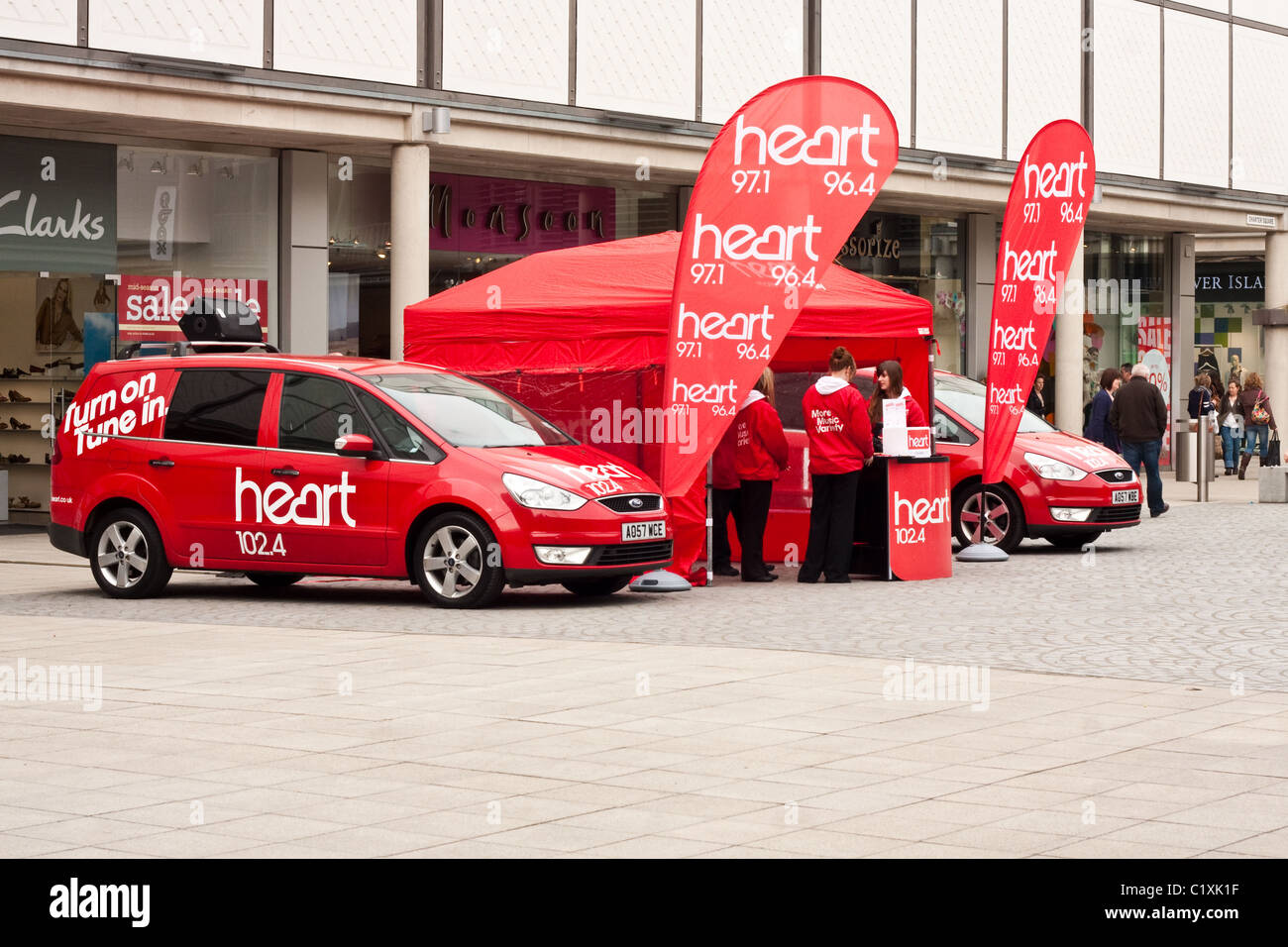 Radio heart hi-res stock photography and images - Alamy