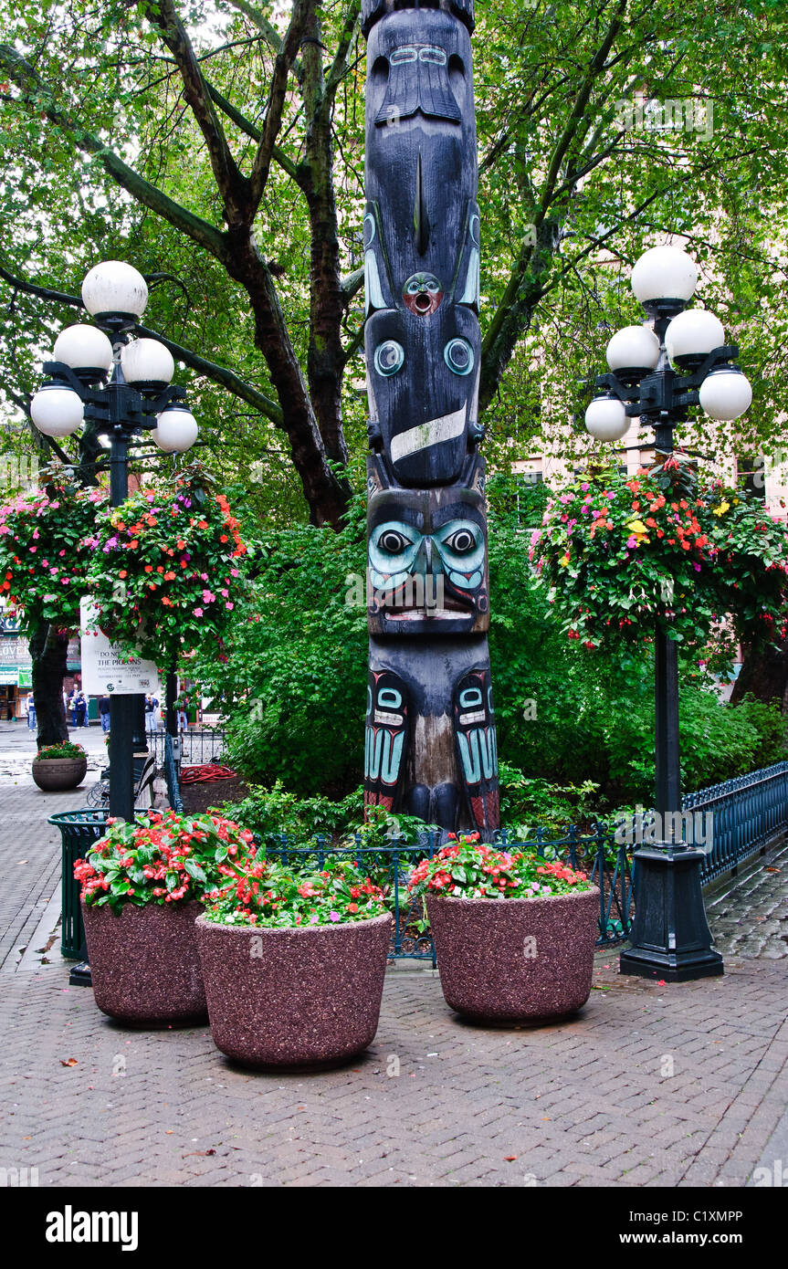 Seattle wood carving hi-res stock photography and images - Alamy