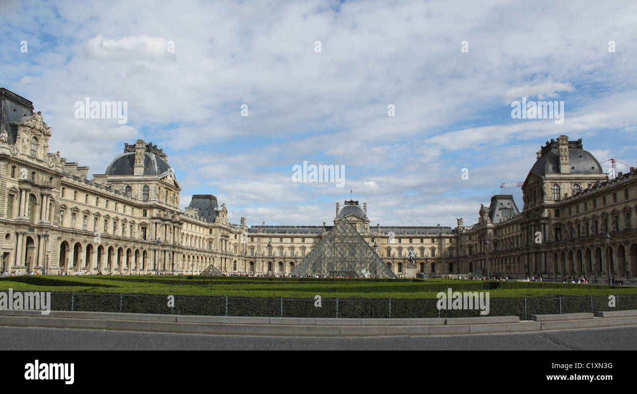 La louvre museum hi-res stock photography and images - Alamy