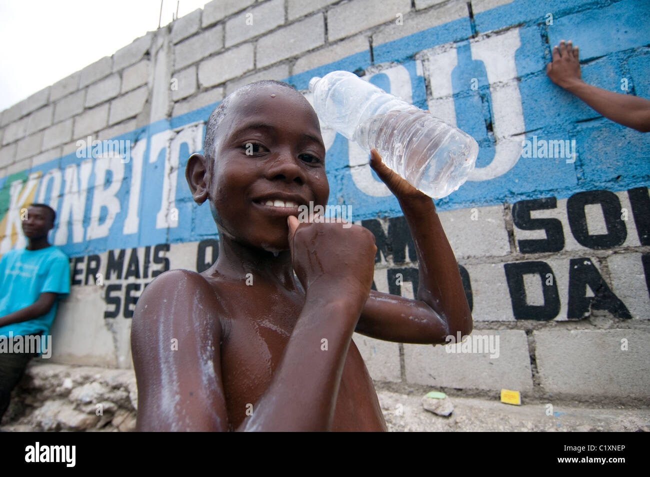Poor water supply children hi-res stock photography and images - Alamy
