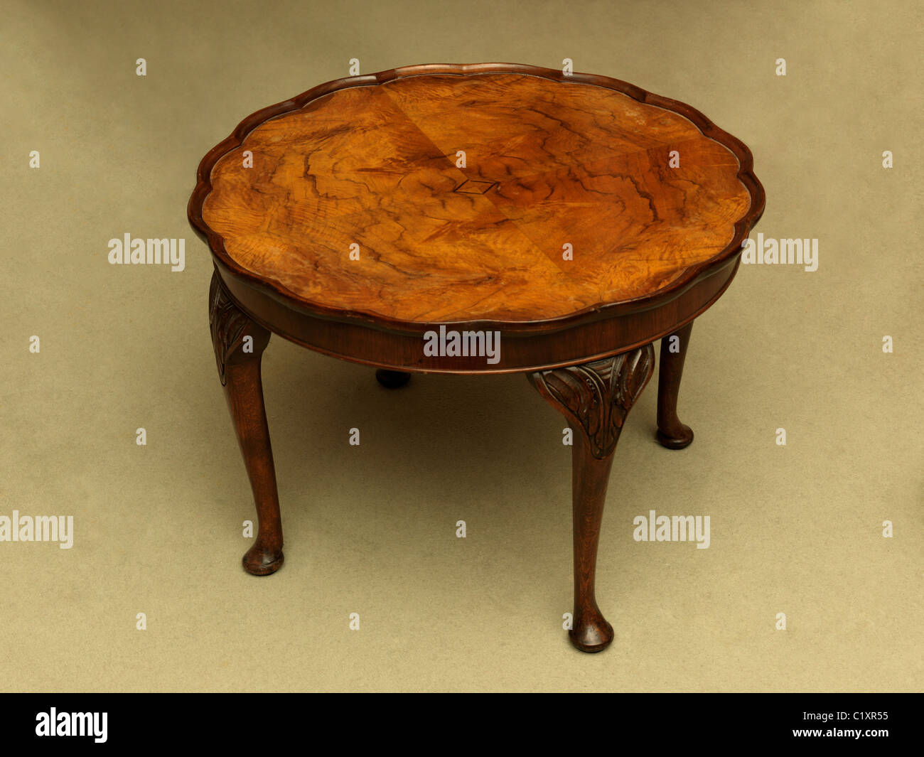 French Polished Hardwood Queen Anne Walnut Table Stock Photo - Alamy