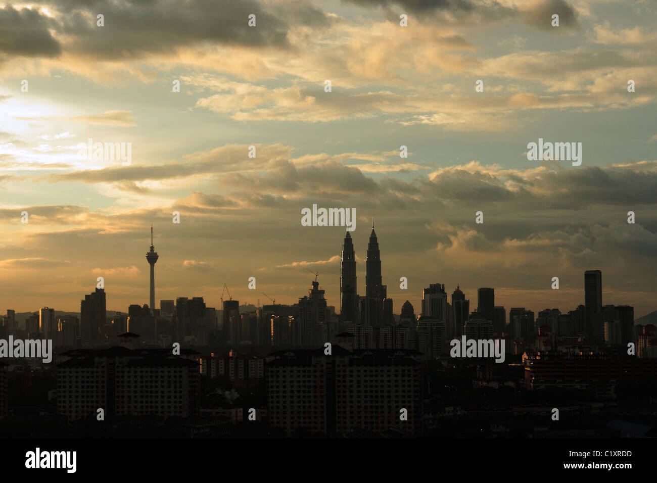 Sunrise kuala lumpur city skyline hi-res stock photography and images ...