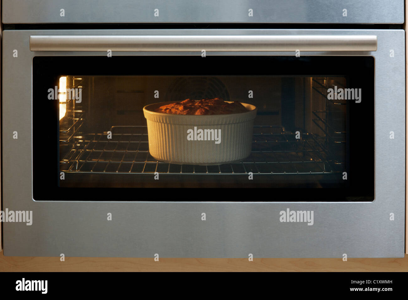 Rising in oven hi-res stock photography and images - Alamy